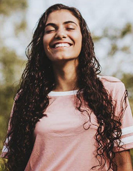 Rizos definidos: ¿Cómo lograrlos? | Garnier México